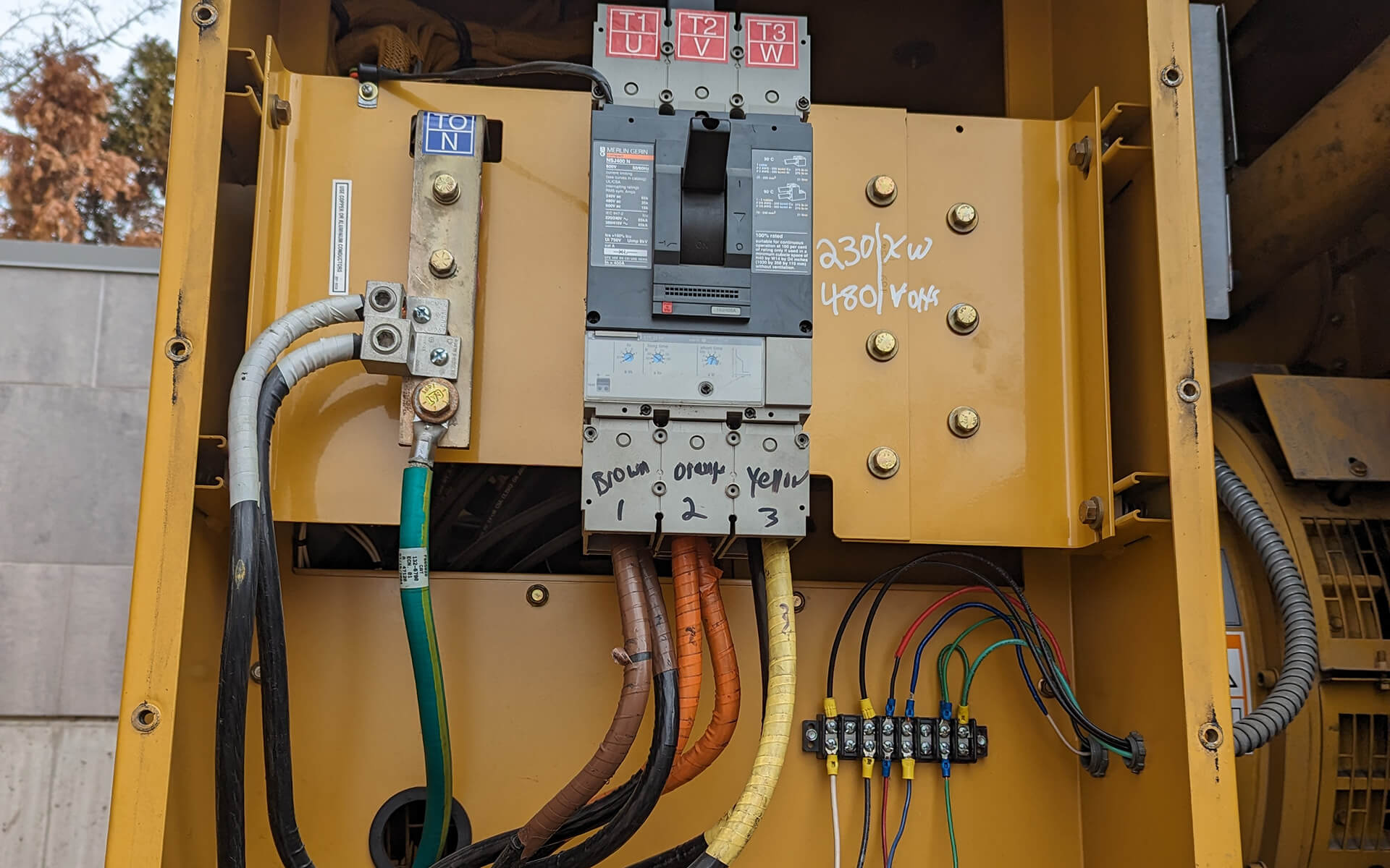 Circuit Breakers & Panels | G&L Electric Service